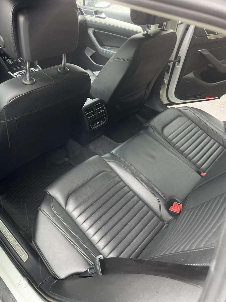 White Volkswagen Passat Alltrack 2017 in Kaunas, with an engine capacity of 2.00 L and mileage of 278 thousand km for 14300 €, photo 22 on AUTOMOTO.COM.LV