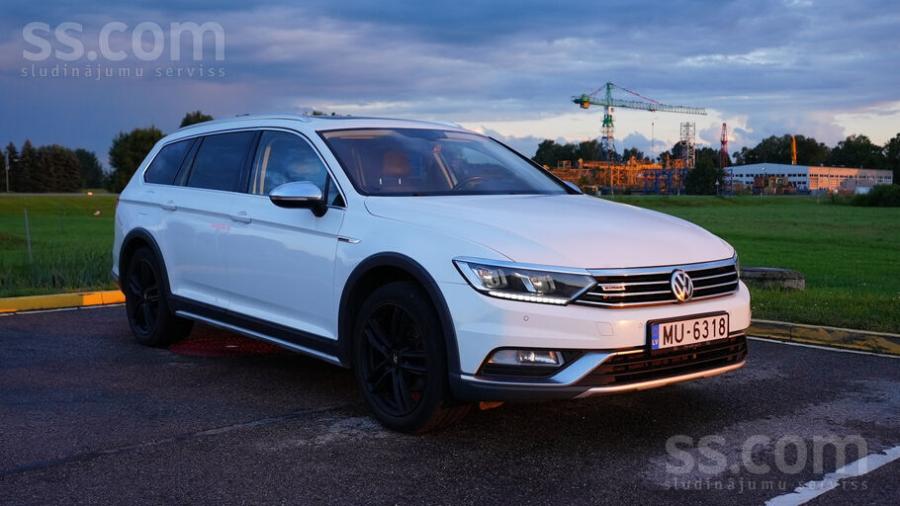 White Volkswagen Passat Alltrack 2017 in Riga, with an engine capacity of 2.00 L and mileage of 325 thousand km for 11500 €, photo 1 on AUTOMOTO.COM.LV