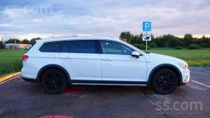 White Volkswagen Passat Alltrack 2017 in Riga, with an engine capacity of 2.00 L and mileage of 325 thousand km for 11500 €, photo 3 on AUTOMOTO.COM.LV