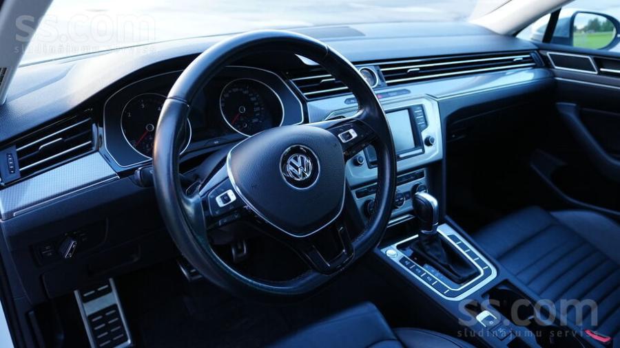 White Volkswagen Passat Alltrack 2017 in Riga, with an engine capacity of 2.00 L and mileage of 325 thousand km for 11500 €, photo 10 on AUTOMOTO.COM.LV