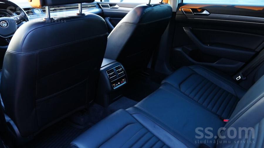 White Volkswagen Passat Alltrack 2017 in Riga, with an engine capacity of 2.00 L and mileage of 325 thousand km for 11500 €, photo 14 on AUTOMOTO.COM.LV