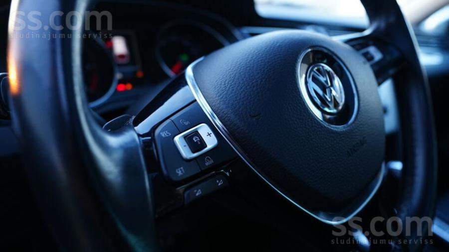 White Volkswagen Passat Alltrack 2017 in Riga, with an engine capacity of 2.00 L and mileage of 325 thousand km for 11500 €, photo 22 on AUTOMOTO.COM.LV