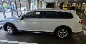 White Volkswagen Passat Alltrack 2018 in Vilnius, with an engine capacity of 2.00 L and mileage of 210 thousand km for 14800 €, photo  on AUTOMOTO.COM.LV