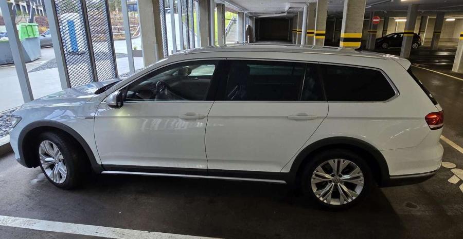 Balts Volkswagen Passat Alltrack 2018 Viļņa, ar dzinēja tilpumu 2.00 L un nobraukumu 210 tūkst. km par 14800 €, foto 1 vietnē AUTOMOTO.COM.LV