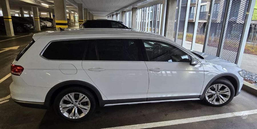 Balts Volkswagen Passat Alltrack 2018 Viļņa, ar dzinēja tilpumu 2.00 L un nobraukumu 210 tūkst. km par 14800 €, foto 2 vietnē AUTOMOTO.COM.LV