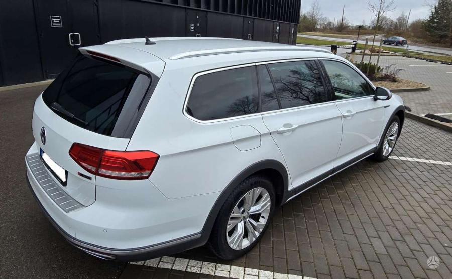Balts Volkswagen Passat Alltrack 2018 Viļņa, ar dzinēja tilpumu 2.00 L un nobraukumu 210 tūkst. km par 14800 €, foto 17 vietnē AUTOMOTO.COM.LV