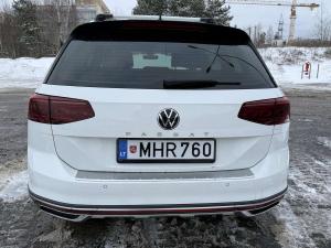 White Volkswagen Passat Alltrack 2018 in Vilnius, with an engine capacity of 2.00 L and mileage of 150 thousand km for 16500 €, photo 4 on AUTOMOTO.COM.LV