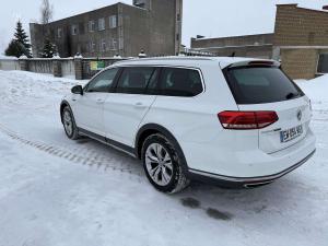 White Volkswagen Passat Alltrack 2018 in Taurage, with an engine capacity of 1.97 L and mileage of 295 thousand km for 11200 €, photo 7 on AUTOMOTO.COM.LV
