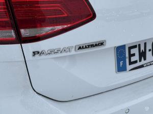 White Volkswagen Passat Alltrack 2018 in Taurage, with an engine capacity of 1.97 L and mileage of 295 thousand km for 11200 €, photo 8 on AUTOMOTO.COM.LV