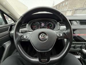 White Volkswagen Passat Alltrack 2018 in Taurage, with an engine capacity of 1.97 L and mileage of 295 thousand km for 11200 €, photo 15 on AUTOMOTO.COM.LV