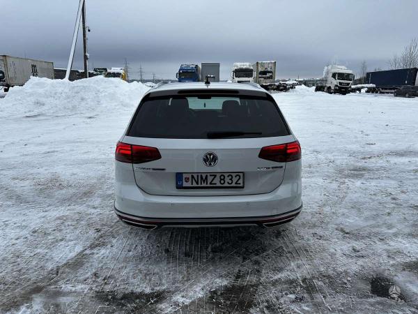 Balts Volkswagen Passat Alltrack 2018 Rietavas, ar dzinēja tilpumu 2.00 L un nobraukumu 214 tūkst. km par 13000 €, foto 3 vietnē AUTOMOTO.COM.LV