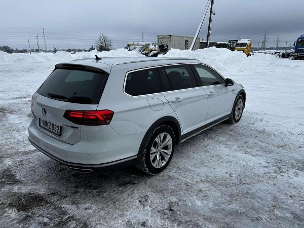 Balts Volkswagen Passat Alltrack 2018 Rietavas, ar dzinēja tilpumu 2.00 L un nobraukumu 214 tūkst. km par 13000 €, foto 4 vietnē AUTOMOTO.COM.LV