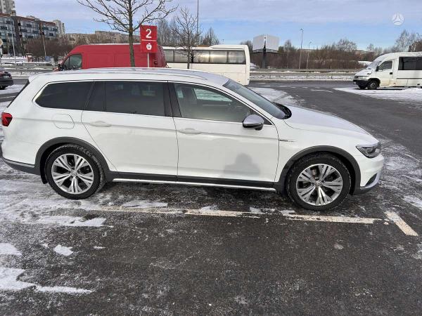 Balts Volkswagen Passat Alltrack 2019 Viļņa, ar dzinēja tilpumu 2.00 L un nobraukumu 188 tūkst. km par 17500 €, foto 4 vietnē AUTOMOTO.COM.LV