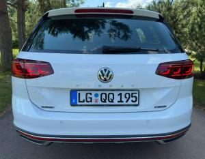 White Volkswagen Passat Alltrack 2020 in Vilnius, with an engine capacity of 1.97 L and mileage of 256 thousand km for 17300 €, photo 10 on AUTOMOTO.COM.LV