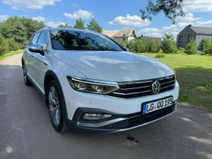 White Volkswagen Passat Alltrack 2020 in Vilnius, with an engine capacity of 1.97 L and mileage of 256 thousand km for 17300 €, photo 12 on AUTOMOTO.COM.LV