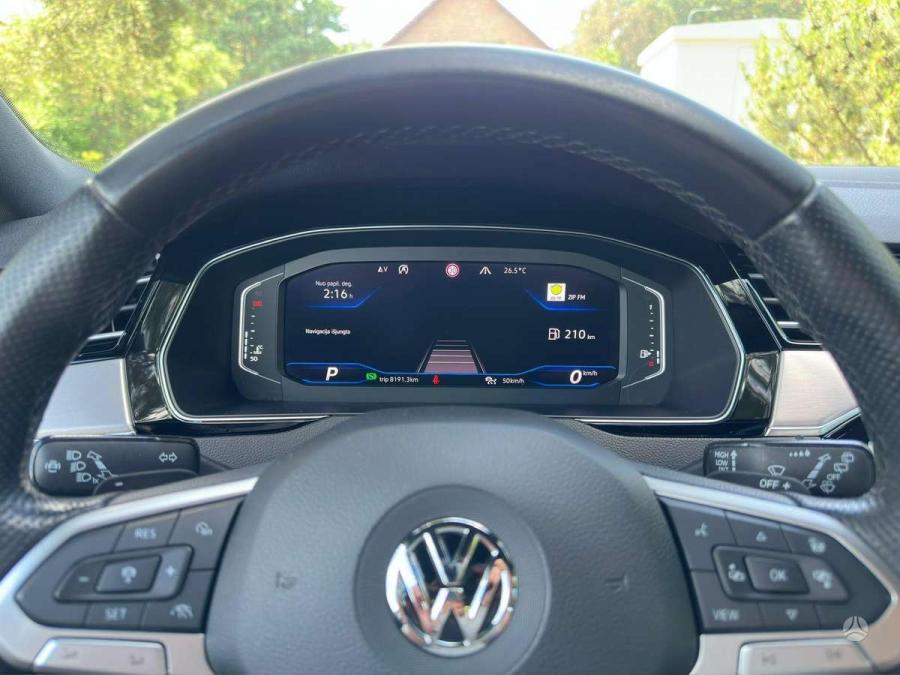 White Volkswagen Passat Alltrack 2020 in Vilnius, with an engine capacity of 1.97 L and mileage of 256 thousand km for 17300 €, photo 40 on AUTOMOTO.COM.LV