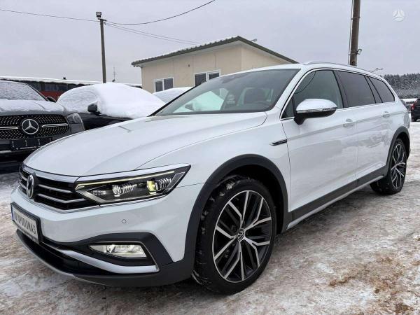 Balts Volkswagen Passat Alltrack 2021 Viļņa, ar dzinēja tilpumu 2.00 L un nobraukumu 108 tūkst. km par 26300 €, foto  vietnē AUTOMOTO.COM.LV