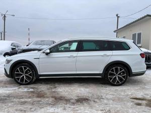 Balts Volkswagen Passat Alltrack 2021 Viļņa, ar dzinēja tilpumu 2.00 L un nobraukumu 108 tūkst. km par 26300 €, foto 5 vietnē AUTOMOTO.COM.LV