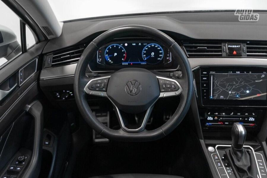 White Volkswagen Passat Alltrack 2022 in Vilnius, with an engine capacity of 2.00 L and mileage of 136 thousand km for 28000 €, photo 10 on AUTOMOTO.COM.LV