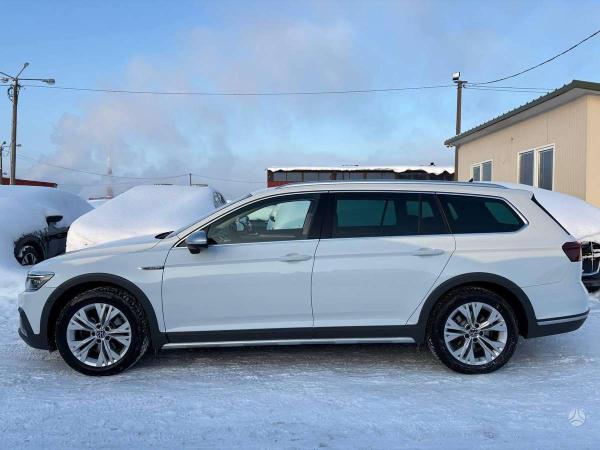 Balts Volkswagen Passat Alltrack 2023 Viļņa, ar dzinēja tilpumu 1.97 L un nobraukumu 146 tūkst. km par 28600 €, foto 2 vietnē AUTOMOTO.COM.LV