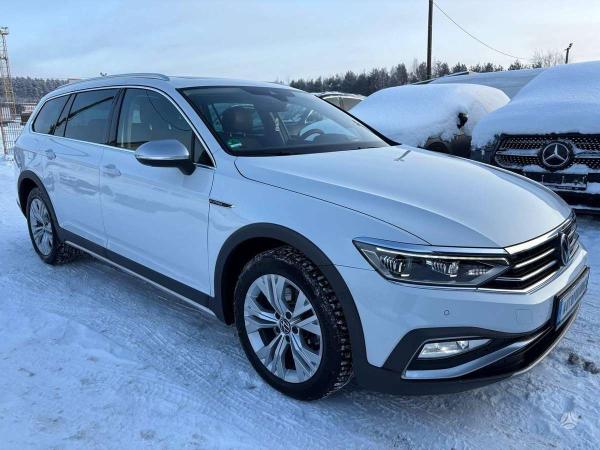 Balts Volkswagen Passat Alltrack 2023 Viļņa, ar dzinēja tilpumu 1.97 L un nobraukumu 146 tūkst. km par 28600 €, foto 4 vietnē AUTOMOTO.COM.LV