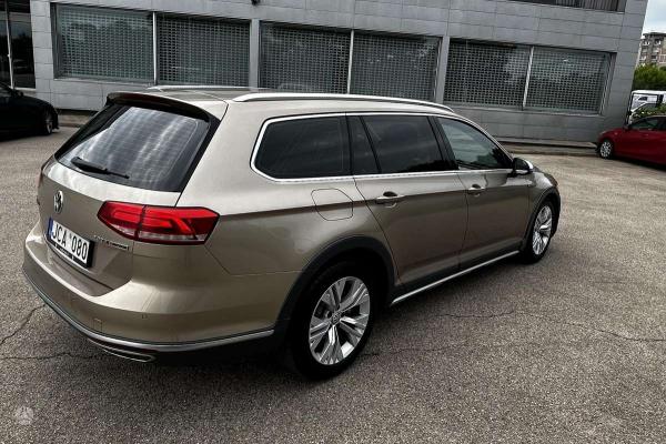 Yellow Volkswagen Passat Alltrack 2015 in Kaunas, with an engine capacity of 1.98 L and mileage of 188 thousand km for 13250 €, photo 3 on AUTOMOTO.COM.LV