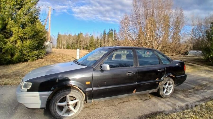 Melns Volkswagen passat-b3 1994 Madona, ar dzinēja tilpumu 2.00 L un nobraukumu 350 tūkst. km par 430 €, foto 3 vietnē AUTOMOTO.COM.LV