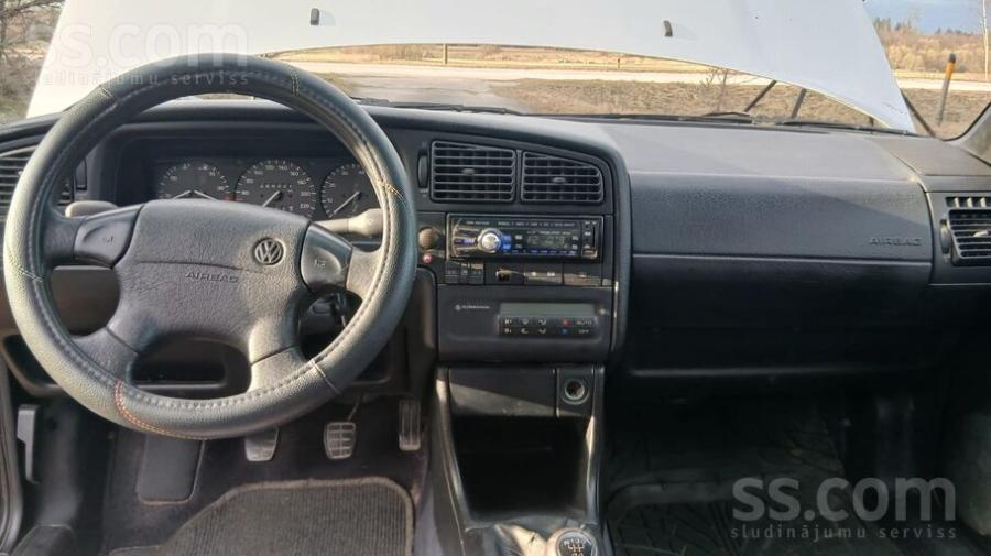 Melns Volkswagen passat-b3 1994 Madona, ar dzinēja tilpumu 2.00 L un nobraukumu 350 tūkst. km par 430 €, foto 5 vietnē AUTOMOTO.COM.LV