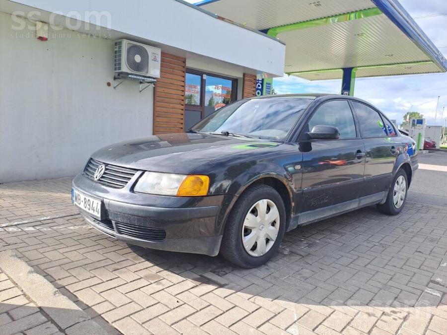 Black Volkswagen passat-b3 1997 in Riga, with an engine capacity of 1.90 L and mileage of 403 thousand km for 550 €, photo 3 on AUTOMOTO.COM.LV