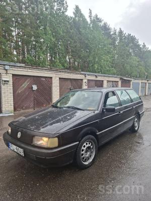 Melns Volkswagen passat-b3 1991 Rīga, ar dzinēja tilpumu 2.00 L un nobraukumu 224 tūkst. km par 1999 €, foto 3 vietnē AUTOMOTO.COM.LV
