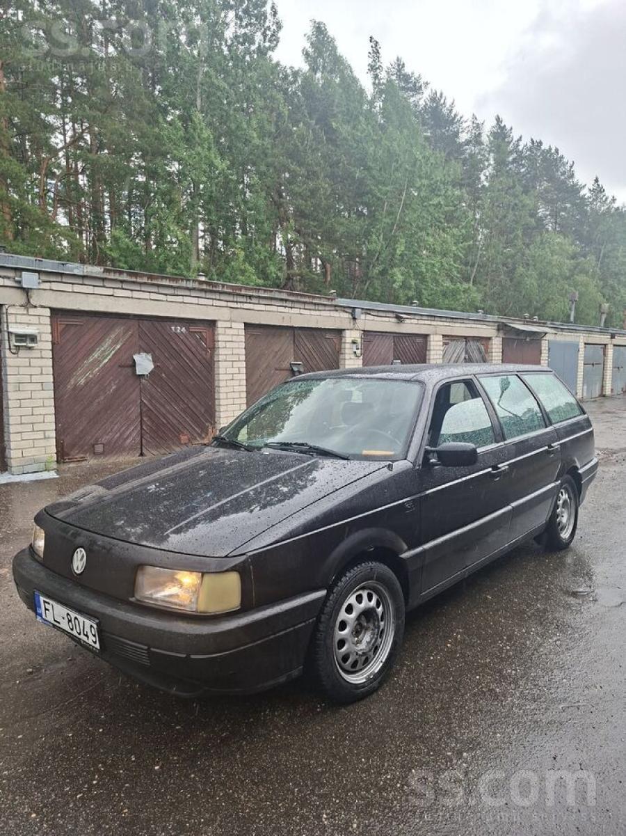 Melns Volkswagen passat-b3 1991 Rīga, ar dzinēja tilpumu 2.00 L un nobraukumu 224 tūkst. km par 1999 €, foto 3 vietnē AUTOMOTO.COM.LV