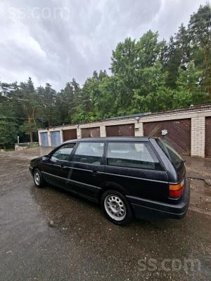 Melns Volkswagen passat-b3 1991 Rīga, ar dzinēja tilpumu 2.00 L un nobraukumu 224 tūkst. km par 1999 €, foto 4 vietnē AUTOMOTO.COM.LV