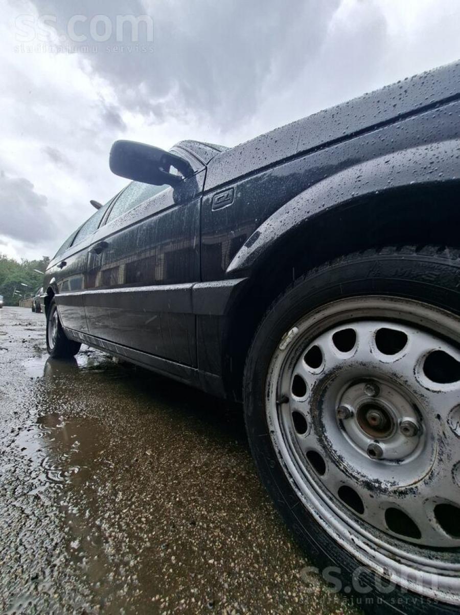 Melns Volkswagen passat-b3 1991 Rīga, ar dzinēja tilpumu 2.00 L un nobraukumu 224 tūkst. km par 1999 €, foto 15 vietnē AUTOMOTO.COM.LV