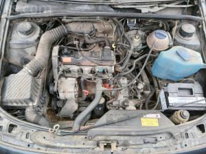 Blue Volkswagen Passat B3 1991 in Cesis, with an engine capacity of 1.80 L and mileage of 293 thousand km for 1500 €, photo 9 on AUTOMOTO.COM.LV