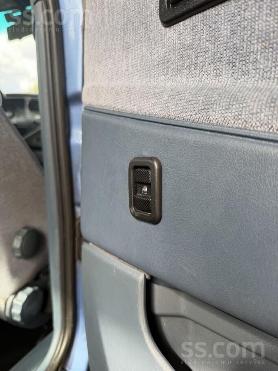 Zils Volkswagen Passat B3 1992 Jelgava, ar dzinēja tilpumu 2.00 L un nobraukumu 123 tūkst. km par 4000 €, foto 15 vietnē AUTOMOTO.COM.LV
