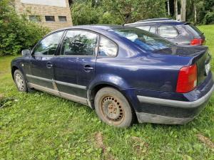 Blue Volkswagen Passat B3 1998 in Cesis, with an engine capacity of 1.80 L and mileage of 324 thousand km for 600 €, photo 4 on AUTOMOTO.COM.LV