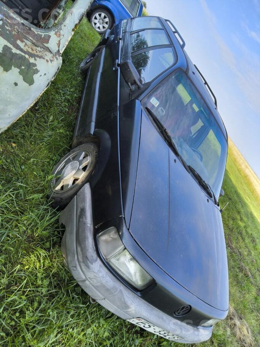 Zils Volkswagen Passat B3 1991 Ludza, ar dzinēja tilpumu 1.90 L un nobraukumu 391 tūkst. km par 300 €, foto 1 vietnē AUTOMOTO.COM.LV