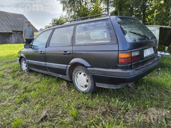 Zils Volkswagen Passat B3 1991 Ludza, ar dzinēja tilpumu 1.90 L un nobraukumu 391 tūkst. km par 300 €, foto 3 vietnē AUTOMOTO.COM.LV