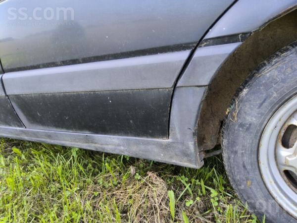 Zils Volkswagen Passat B3 1991 Ludza, ar dzinēja tilpumu 1.90 L un nobraukumu 391 tūkst. km par 300 €, foto 4 vietnē AUTOMOTO.COM.LV