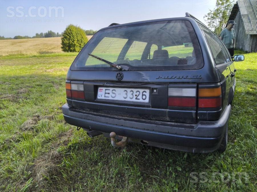 Zils Volkswagen Passat B3 1991 Ludza, ar dzinēja tilpumu 1.90 L un nobraukumu 391 tūkst. km par 300 €, foto 6 vietnē AUTOMOTO.COM.LV