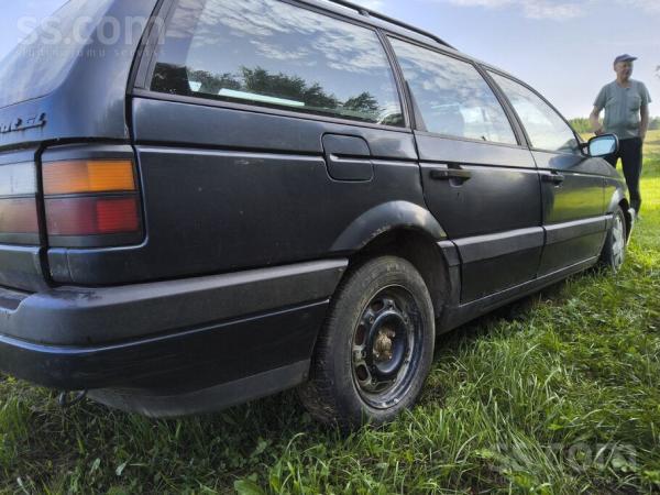 Zils Volkswagen Passat B3 1991 Ludza, ar dzinēja tilpumu 1.90 L un nobraukumu 391 tūkst. km par 300 €, foto 6 vietnē AUTOMOTO.COM.LV