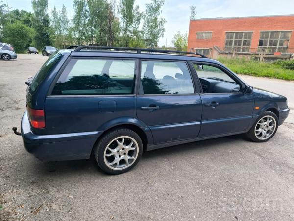 Zils Volkswagen Passat B3 1993 Rīga, ar dzinēja tilpumu 2.00 L un nobraukumu 0 tūkst. km par 700 €, foto 5 vietnē AUTOMOTO.COM.LV
