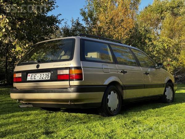 Brown Volkswagen Passat B3 1990 in Balvi, with an engine capacity of 1.80 L and mileage of 334 thousand km for 1500 €, photo 3 on AUTOMOTO.COM.LV