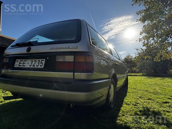 Brown Volkswagen Passat B3 1990 in Balvi, with an engine capacity of 1.80 L and mileage of 334 thousand km for 1500 €, photo 6 on AUTOMOTO.COM.LV