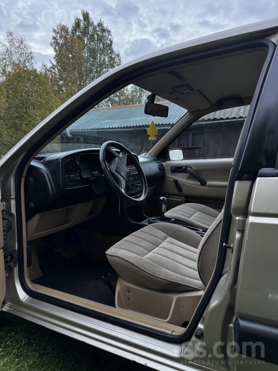 Brown Volkswagen Passat B3 1990 in Balvi, with an engine capacity of 1.80 L and mileage of 334 thousand km for 1500 €, photo 9 on AUTOMOTO.COM.LV