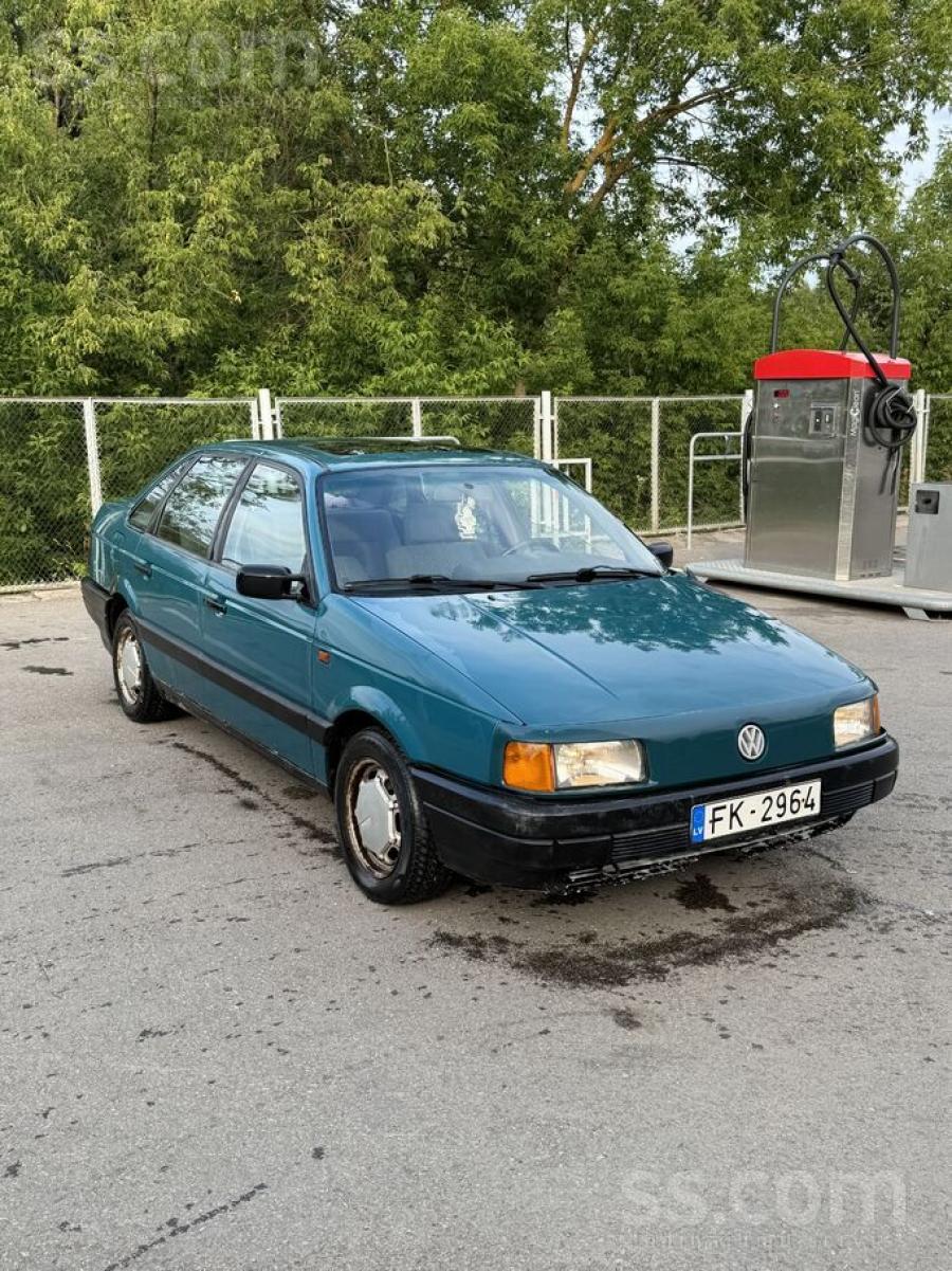 Zaļš Volkswagen Passat B3 1991 Daugavpils, ar dzinēja tilpumu 1.80 L un nobraukumu 435 tūkst. km par 900 €, foto 3 vietnē AUTOMOTO.COM.LV