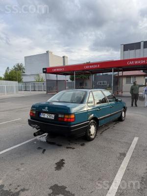 Zaļš Volkswagen Passat B3 1991 Daugavpils, ar dzinēja tilpumu 1.80 L un nobraukumu 435 tūkst. km par 900 €, foto 4 vietnē AUTOMOTO.COM.LV