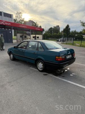 Zaļš Volkswagen Passat B3 1991 Daugavpils, ar dzinēja tilpumu 1.80 L un nobraukumu 435 tūkst. km par 900 €, foto 5 vietnē AUTOMOTO.COM.LV