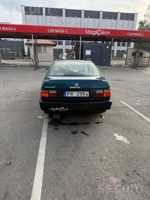 Zaļš Volkswagen Passat B3 1991 Daugavpils, ar dzinēja tilpumu 1.80 L un nobraukumu 435 tūkst. km par 900 €, foto 6 vietnē AUTOMOTO.COM.LV
