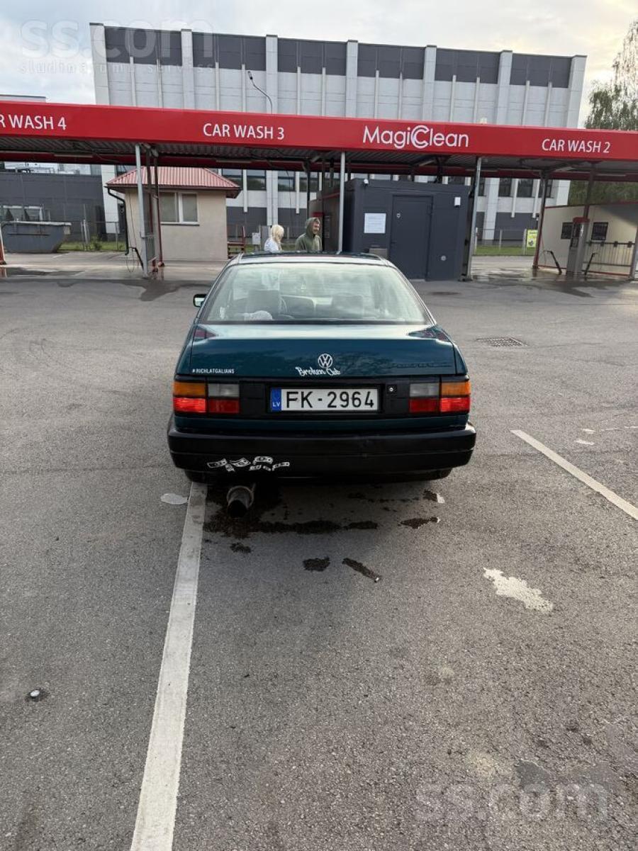 Zaļš Volkswagen Passat B3 1991 Daugavpils, ar dzinēja tilpumu 1.80 L un nobraukumu 435 tūkst. km par 900 €, foto 6 vietnē AUTOMOTO.COM.LV